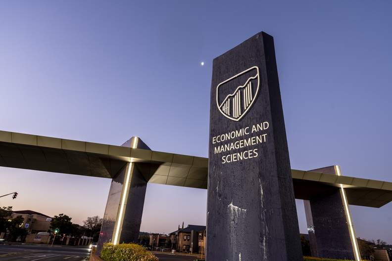 Campus and Student Photos / Bloemfontein Campus / Main Gate / Ground ...